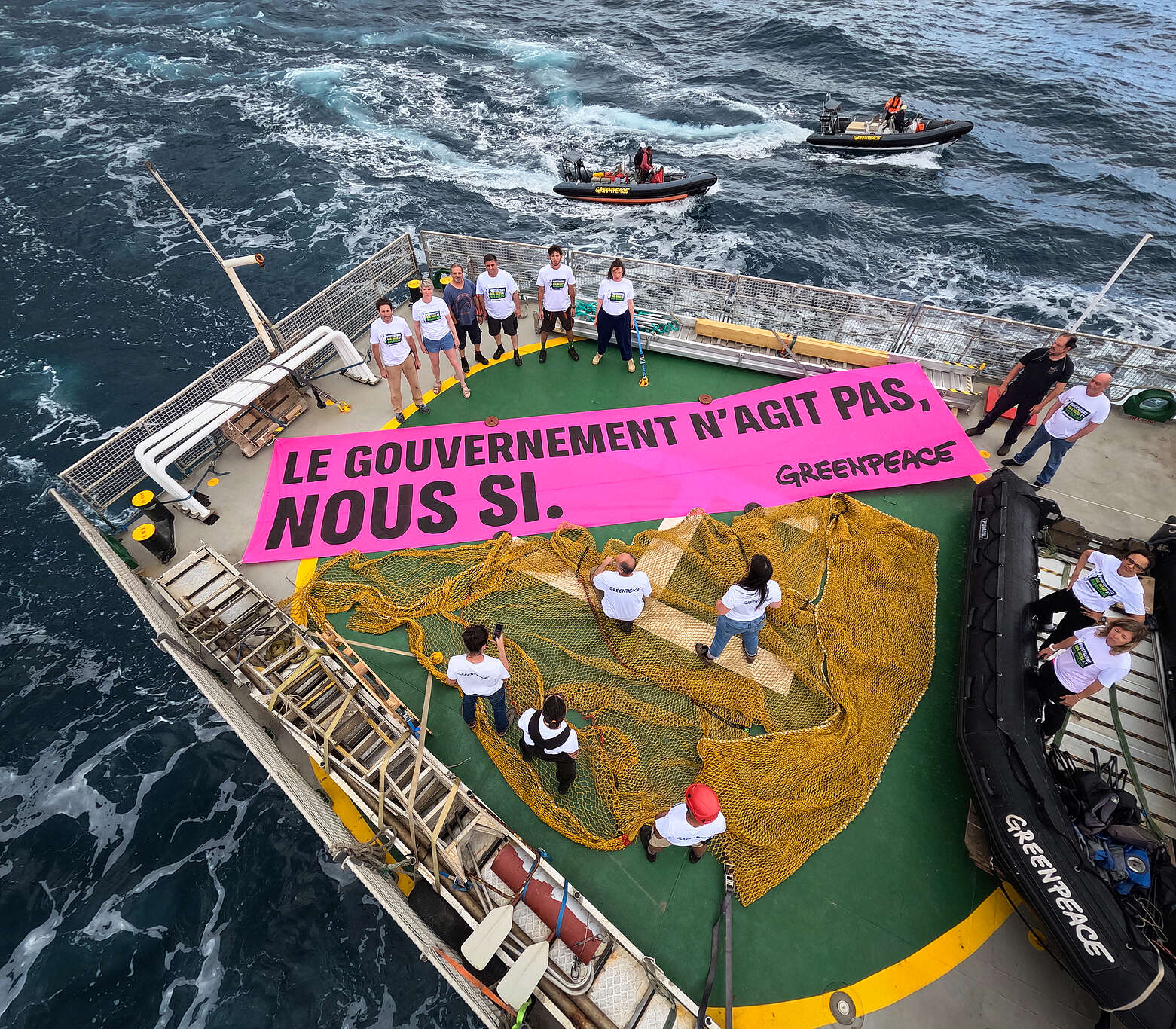 A Rock-Solid Stand for the Ocean: Greenpeace France Blocks Bottom ...